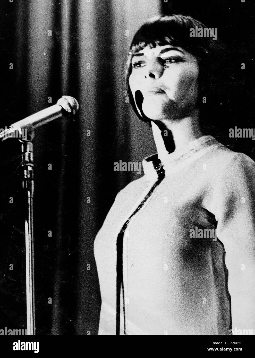 Mireille mathieu Banque de photographies et d’images à haute résolution ...