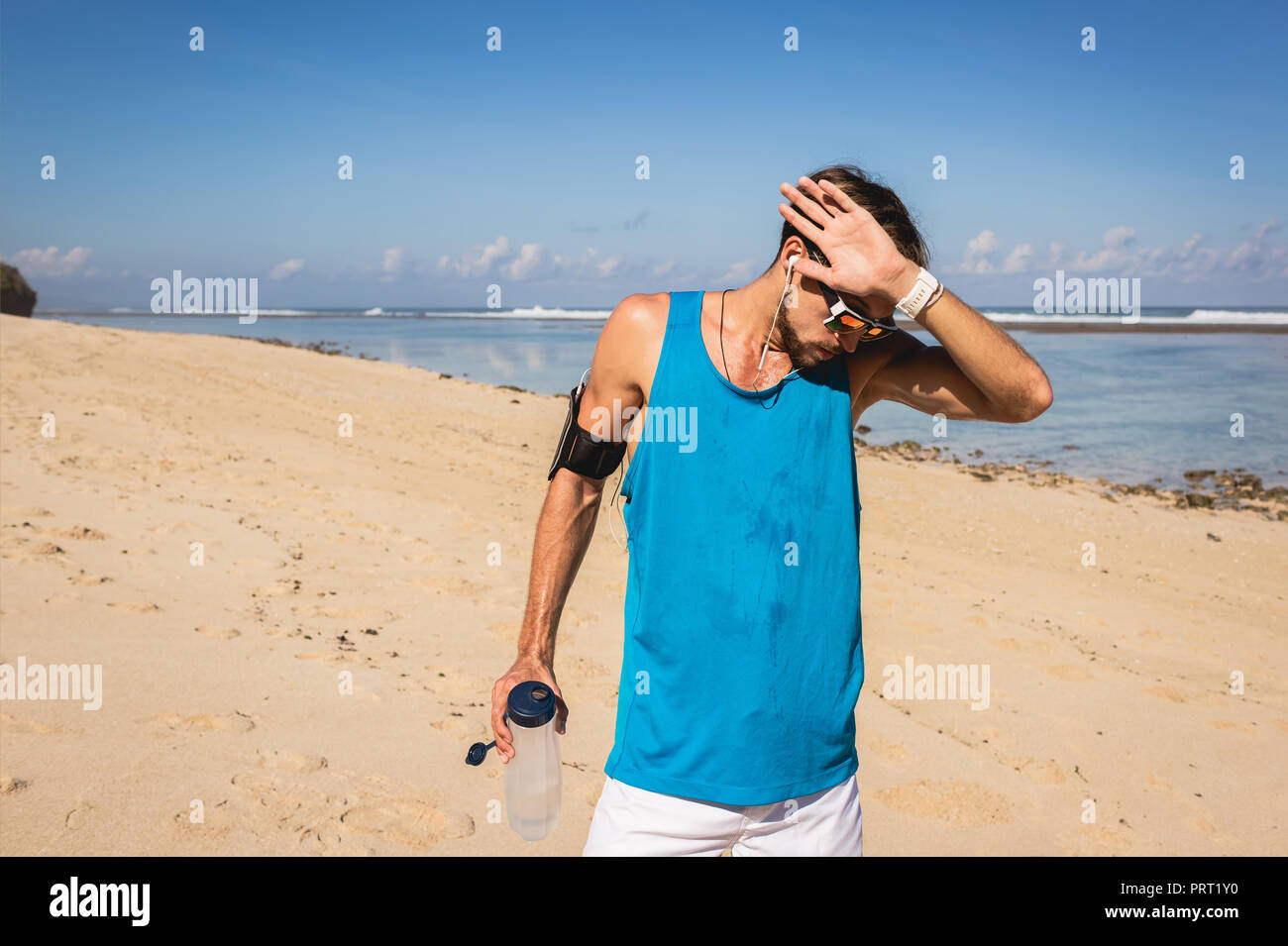 Homme en sueur Banque de photographies et d’images à haute résolution ...