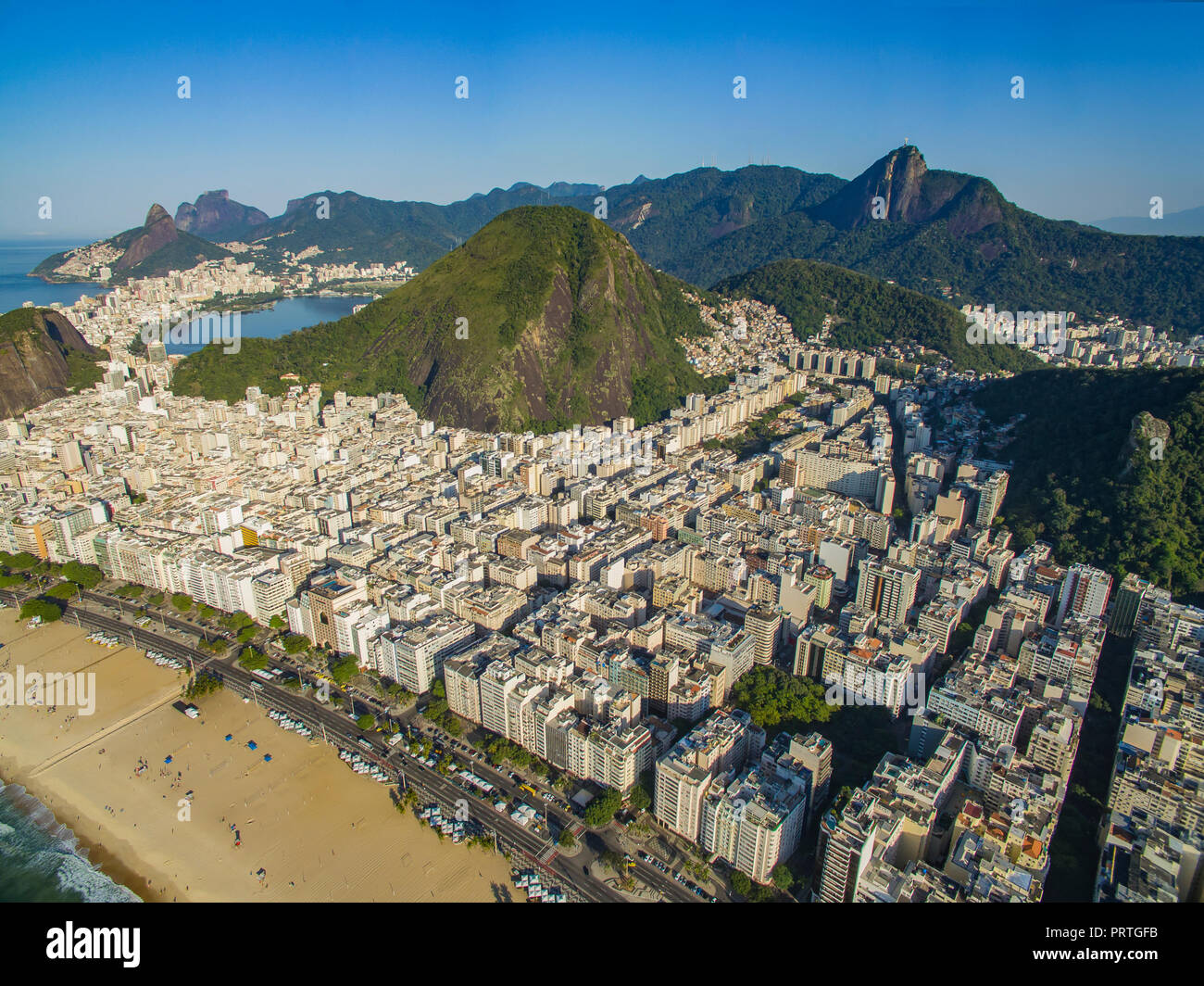 La plage de Copacabana dans quartier Copacabana, Rio de Janeiro, Brésil ...