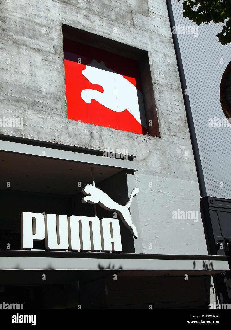 Puma store Banque de photographies et d’images à haute résolution - Alamy