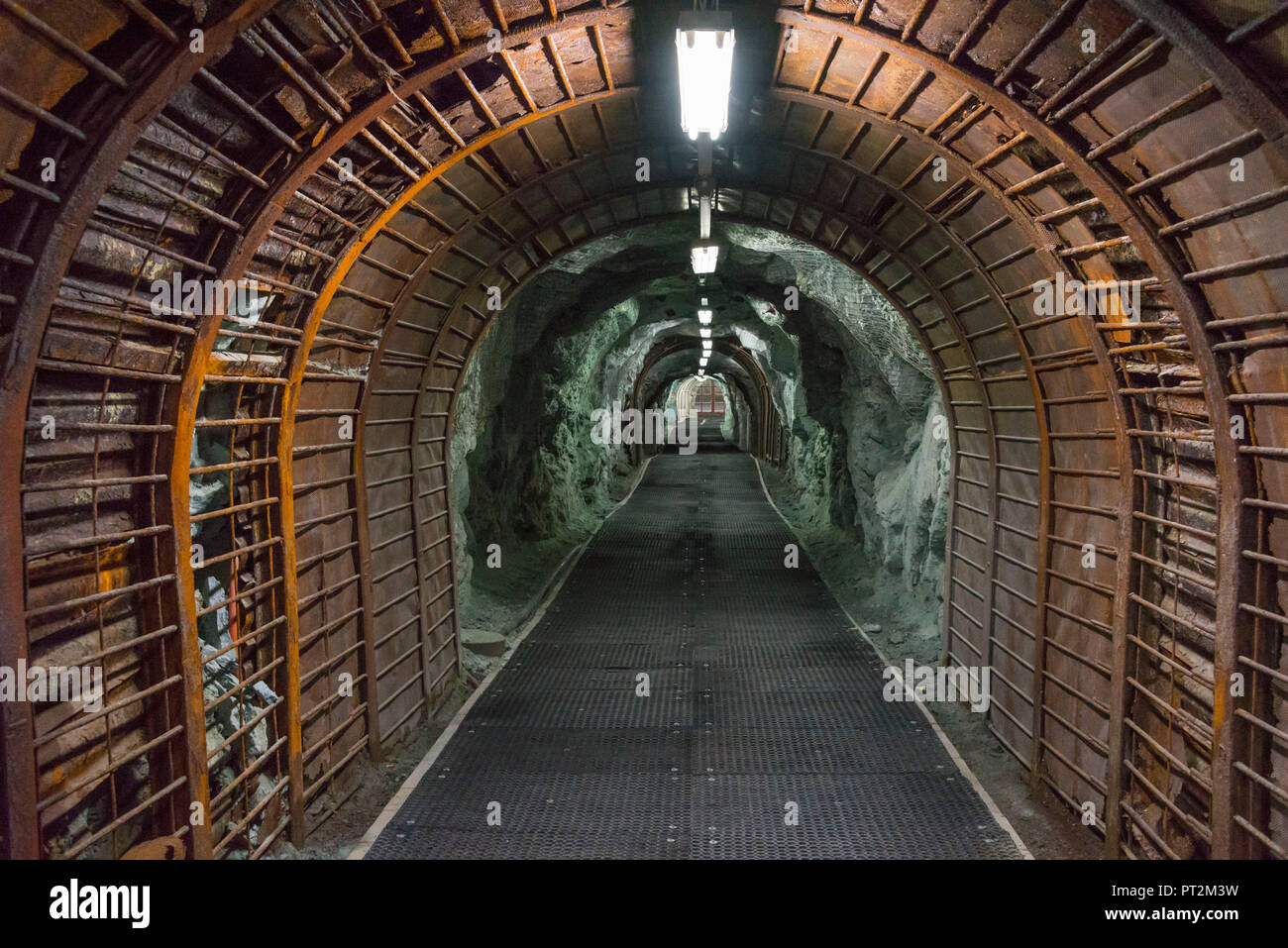 Monde souterrain Banque de photographies et d’images à haute résolution ...