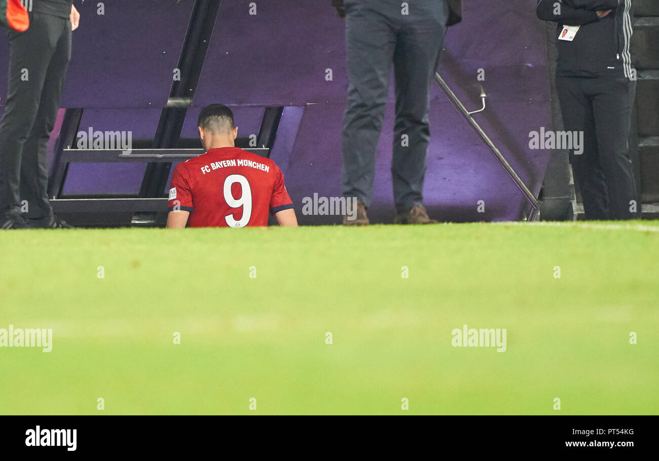 Robert lewandowski sadness Banque de photographies et d’images à haute ...