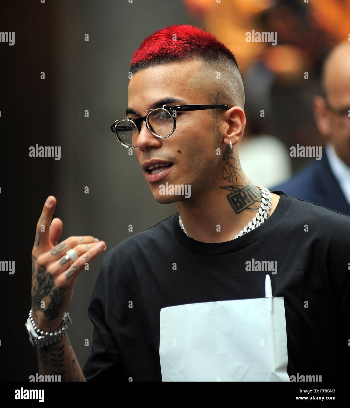 Sfera ebbasta milan Banque de photographies et d’images à haute ...