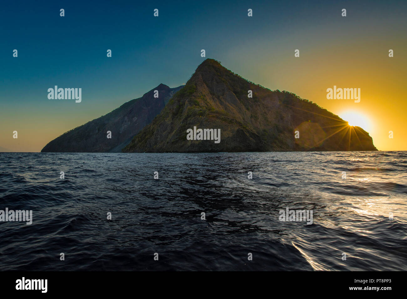 Pulau komba Banque de photographies et d’images à haute résolution - Alamy