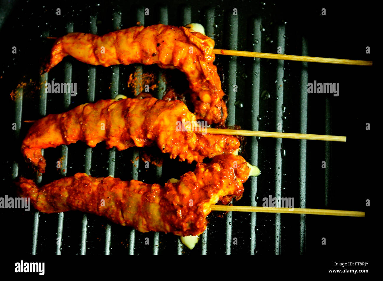 Grand Penaeus monodon, ou la crevette géante tigrée ou crevettes tigres ...
