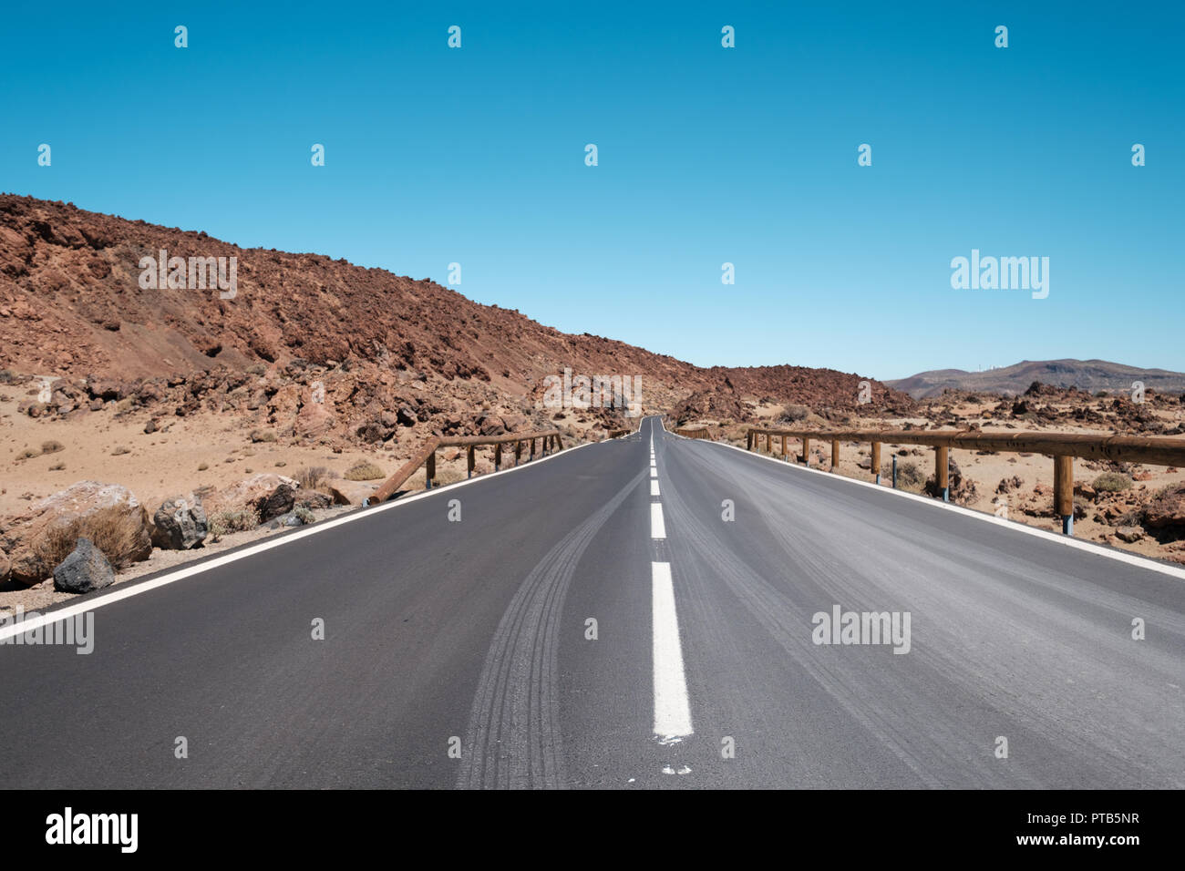 Asphalte routier Banque de photographies et d’images à haute résolution ...