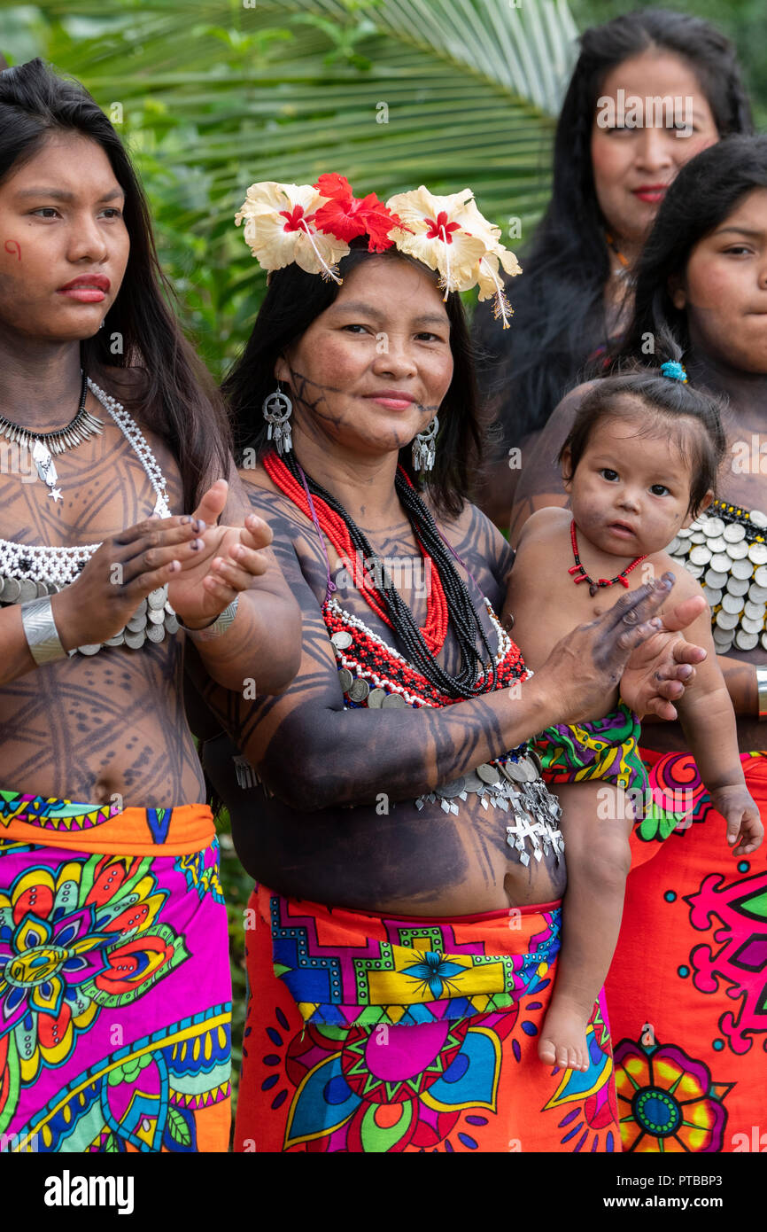Young embera indian Banque de photographies et d’images à haute ...
