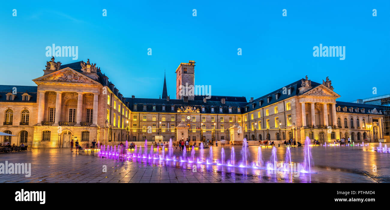Palais des ducs de bourgogne Banque de photographies et d’images à ...