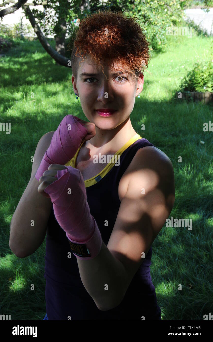 Female boxing champion Banque de photographies et d’images à haute ...