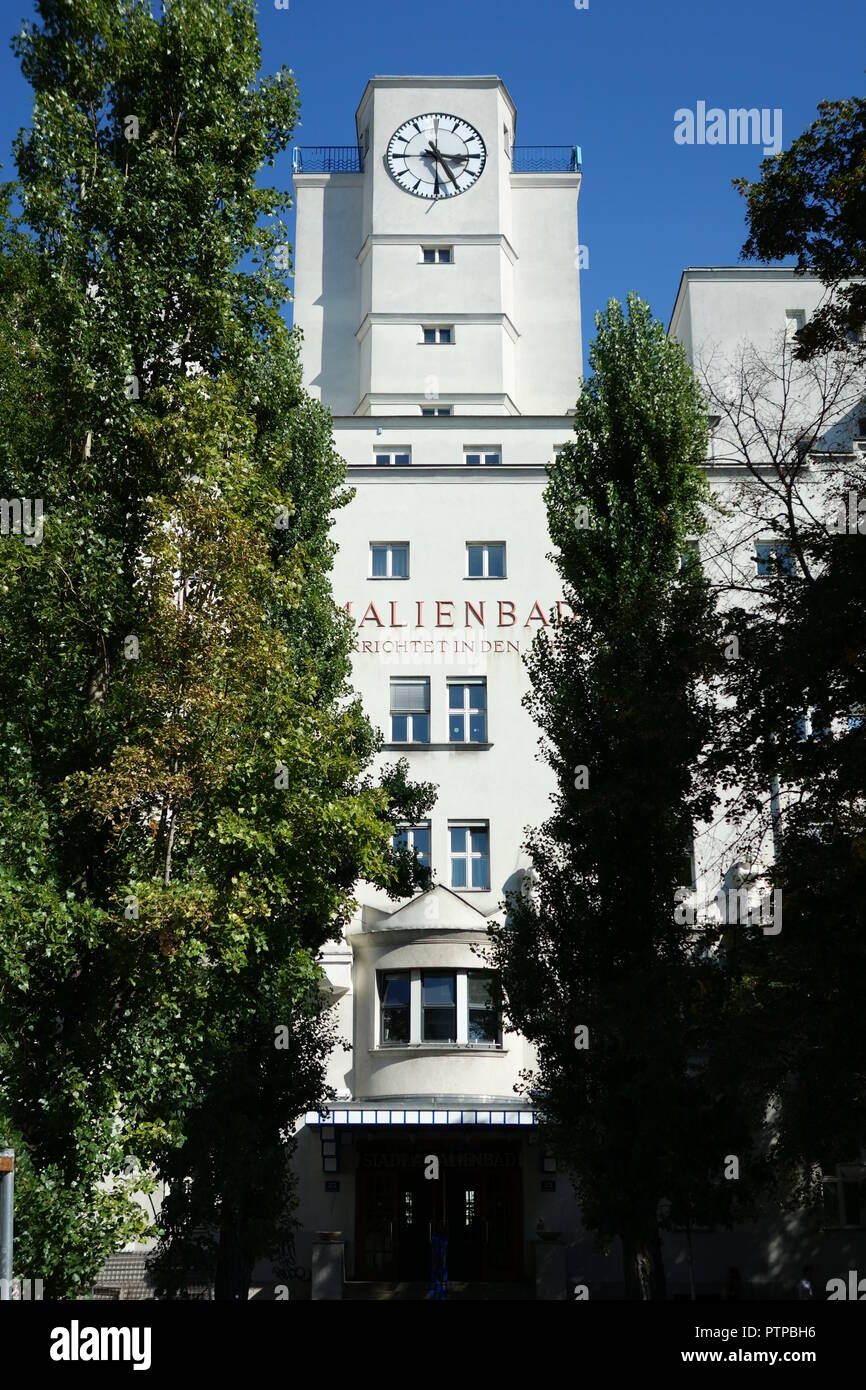 Amalienbad vienna Banque de photographies et d’images à haute ...