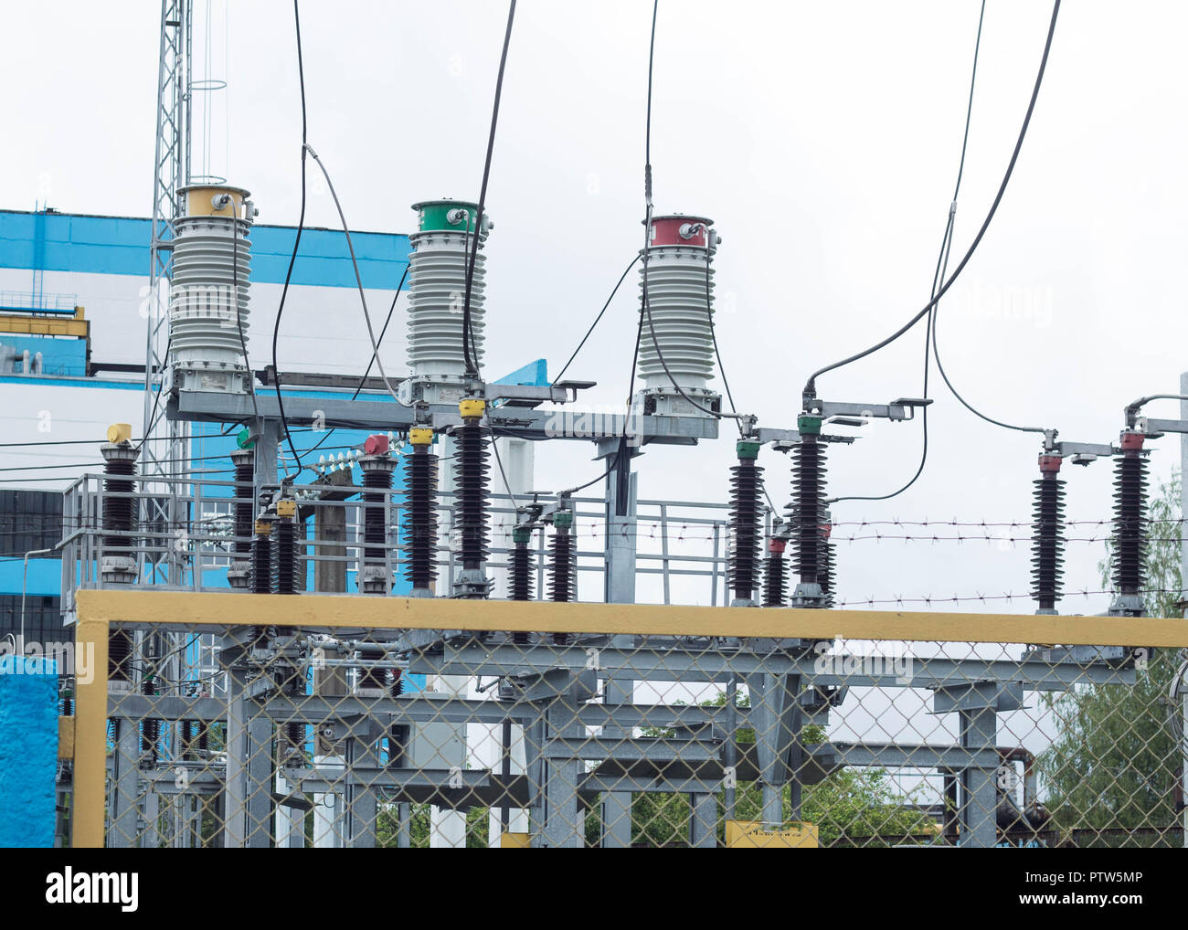 Transformateur de puissance en haute tension de triage dans la sous ...