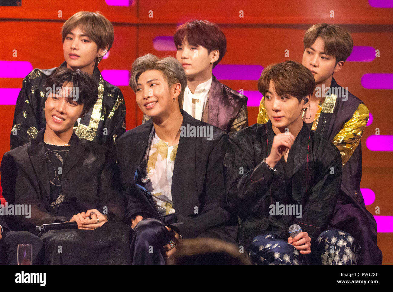 Boyband bts Banque de photographies et d’images à haute résolution - Alamy