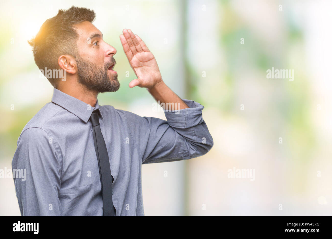 Des profils hispanic business man sur fond isolé de crier et de crier ...