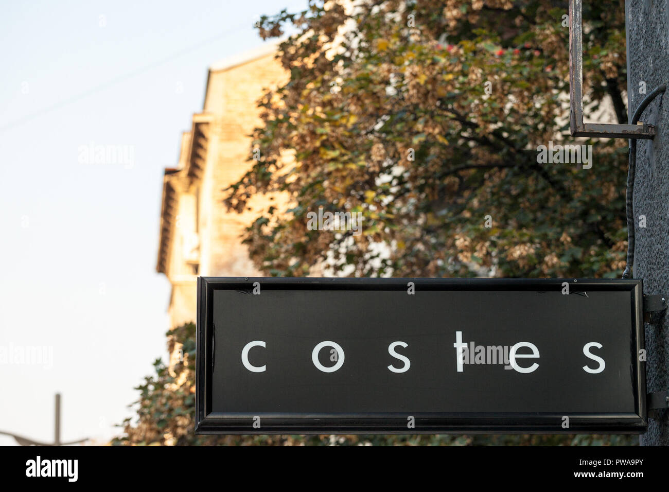Costes logo Banque de photographies et d’images à haute résolution - Alamy