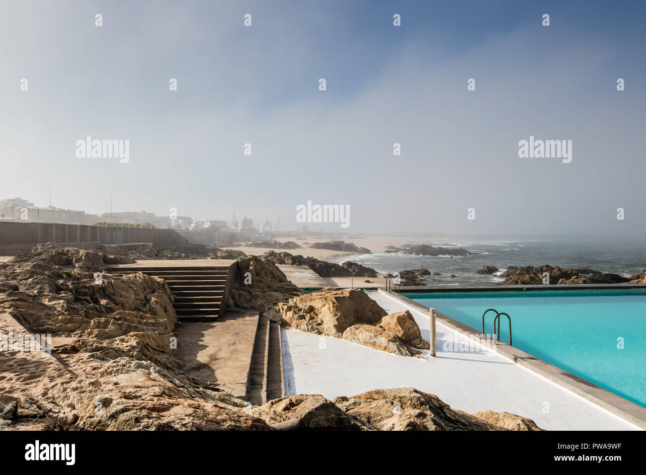 Leca swimming pools Banque de photographies et d’images à haute ...