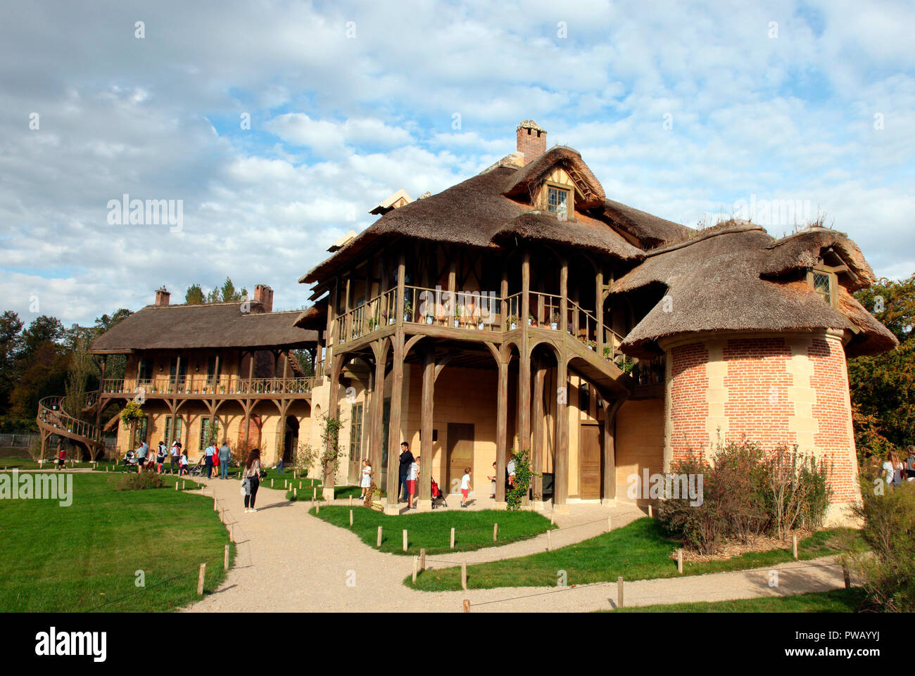 Ferme rustique dans le hameau de Marie Antoinette créé le Petit Trianon ...
