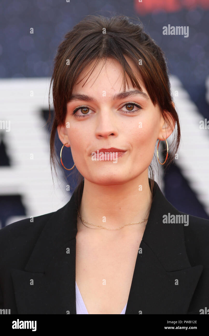 Emma Mackey Banque d'image et photos - Alamy
