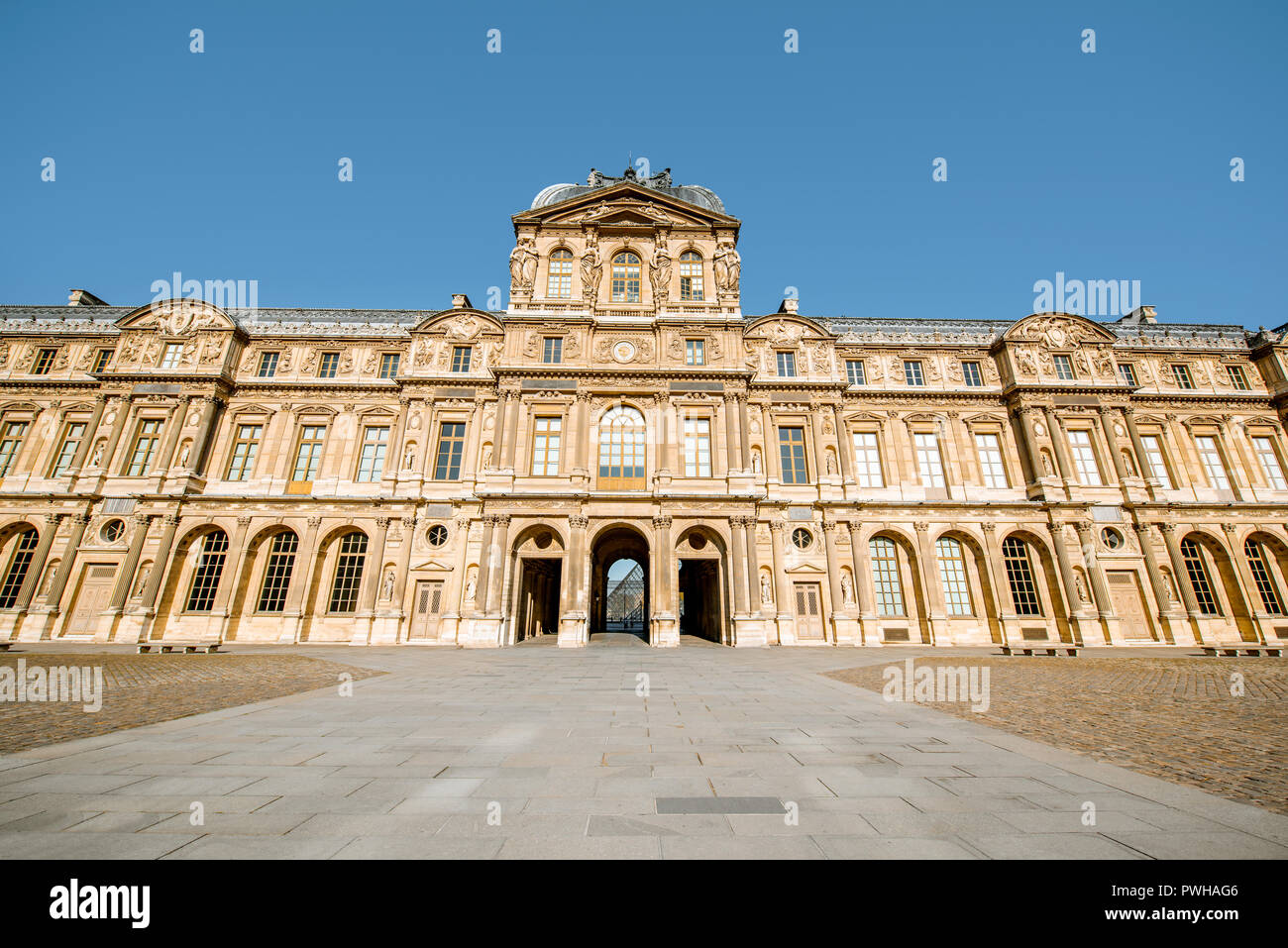 Sully wing of musee du louvre Banque de photographies et d’images à ...