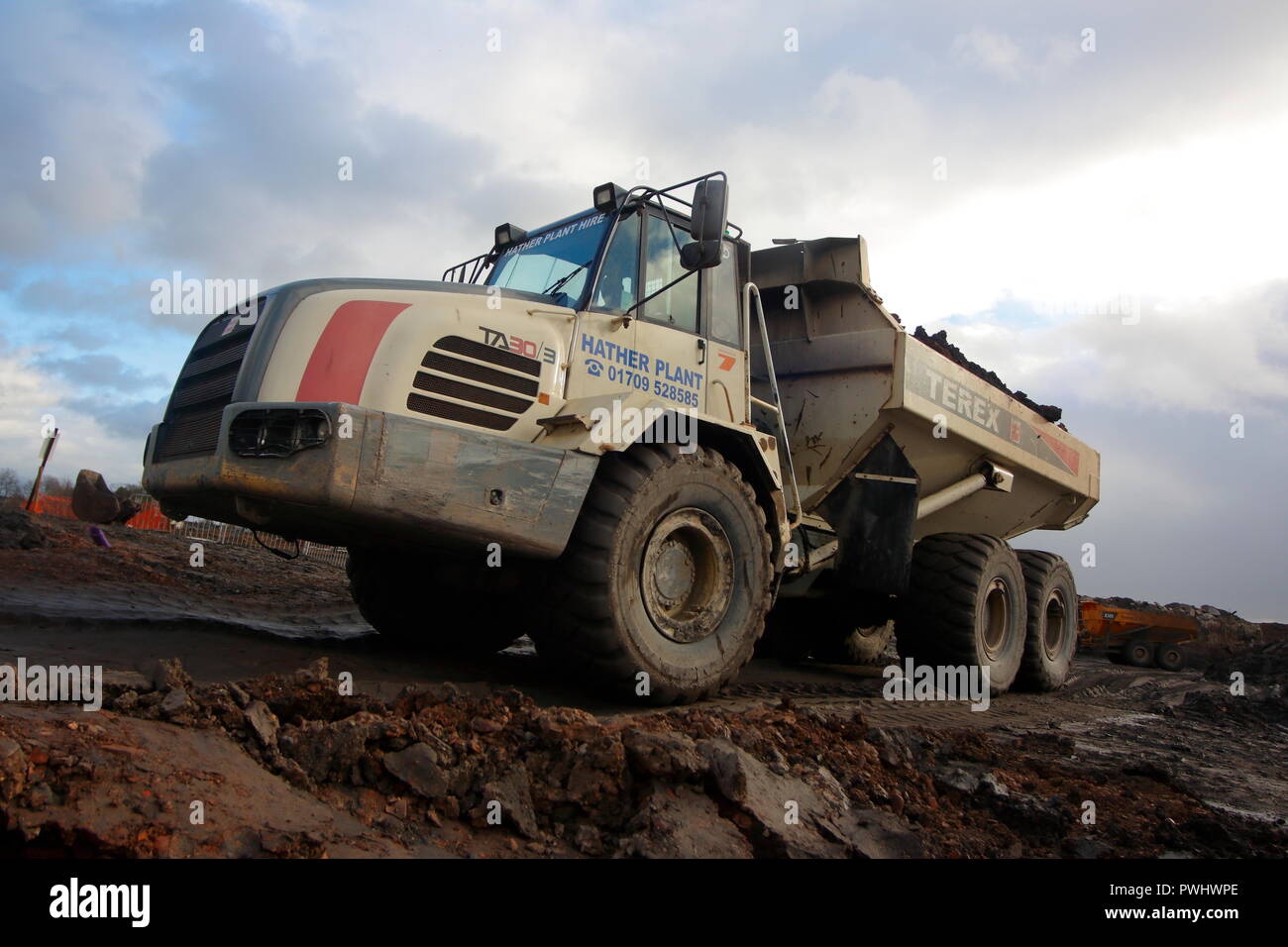 Tombereau terex blanc Banque de photographies et d’images à haute ...