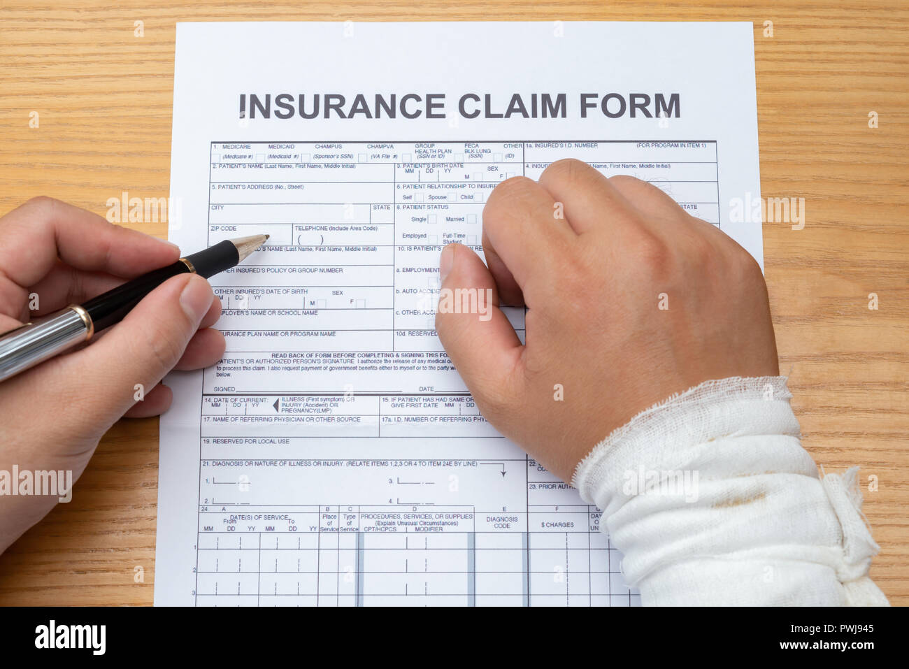 Insurance claim form Banque de photographies et d’images à haute ...