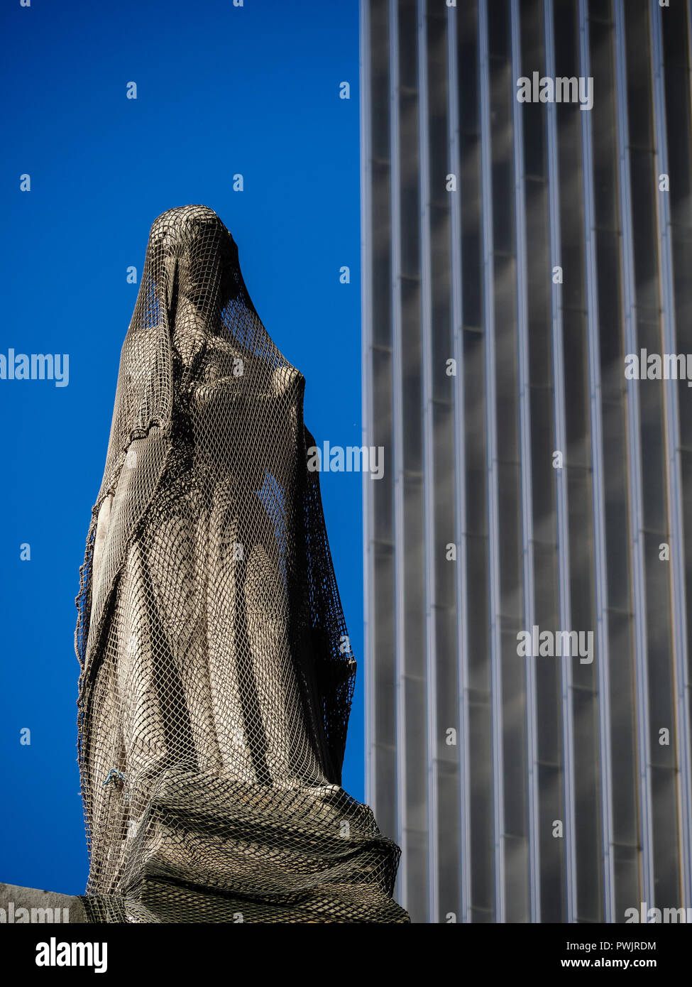 Veiled statue Banque de photographies et d’images à haute résolution ...