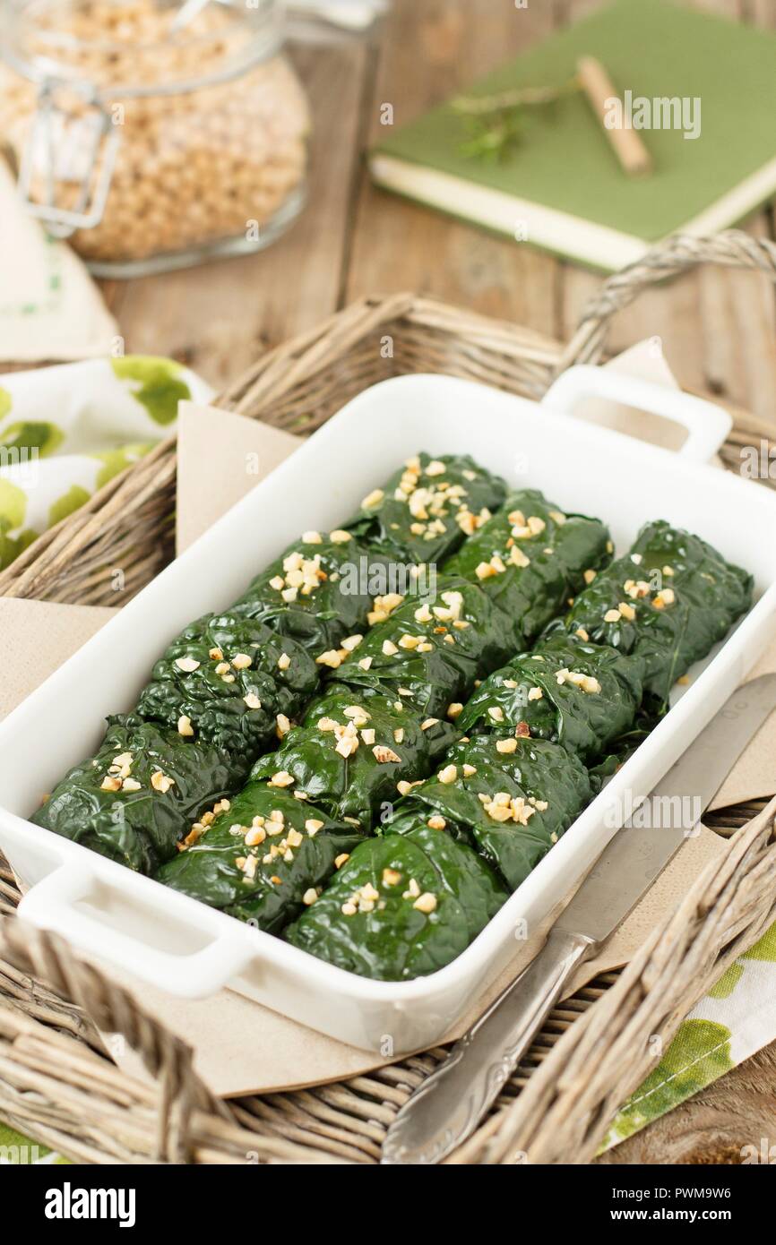 Rouler des rouleaux de feuilles Banque de photographies et d’images à ...