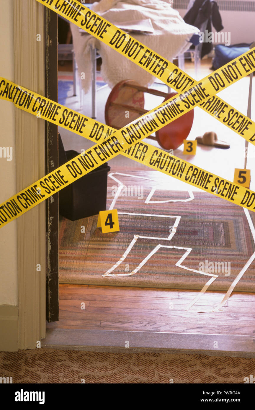 Scène de crime de meurtre transformés dans un appartement de la ville ...