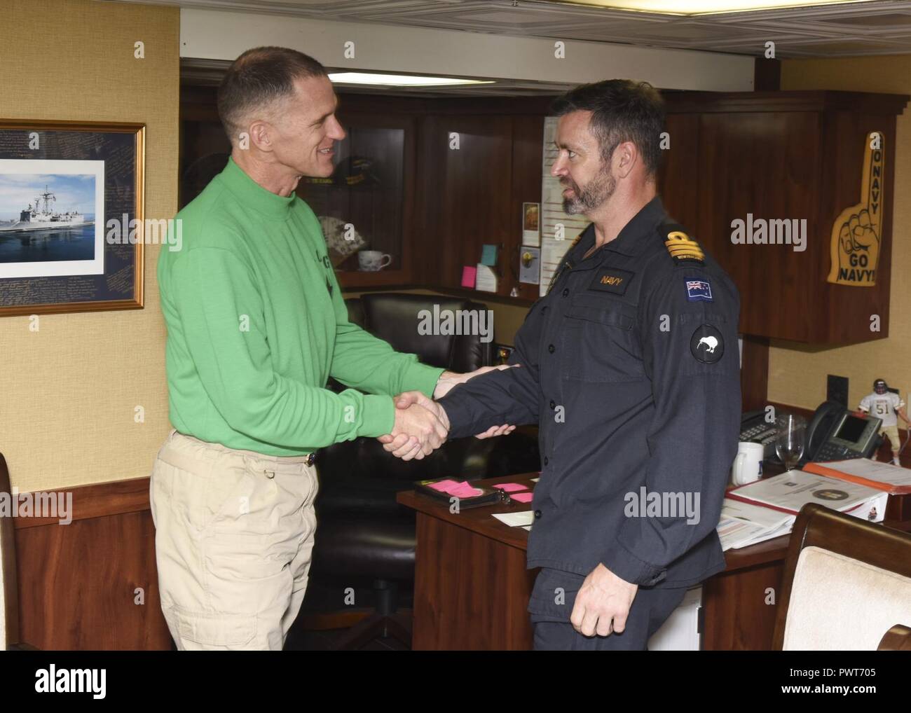SURIGAO STRAIT (3 juillet 2017) U.S. Navy Adm arrière. Bill Byrne ...