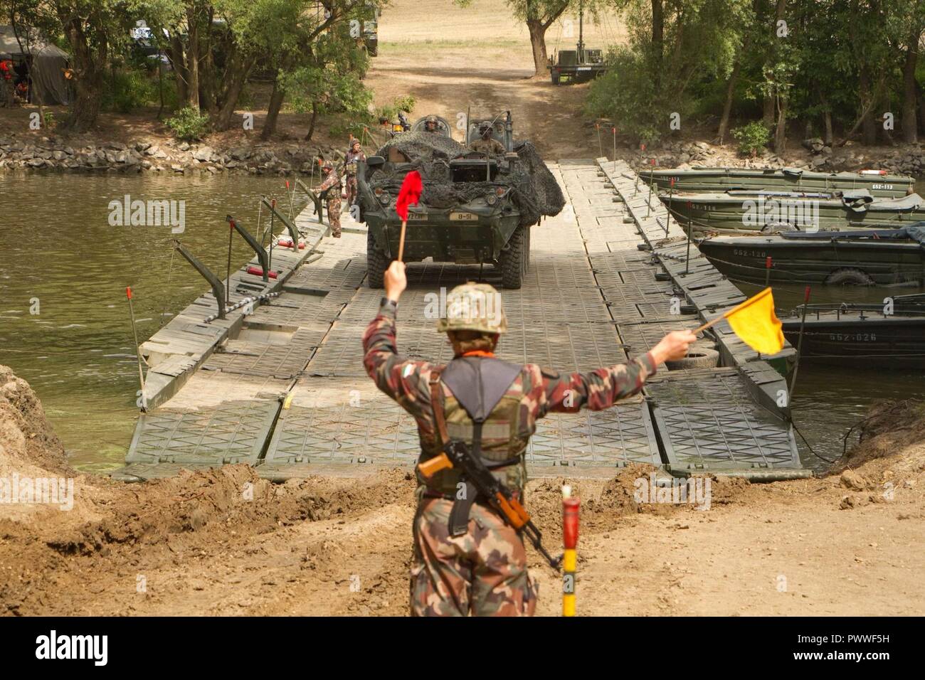 Pmp floating bridge Banque de photographies et d’images à haute ...