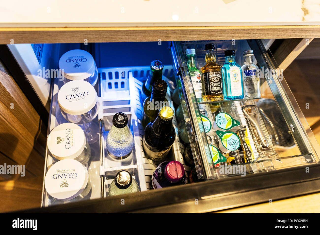 Minibar miniatures Banque de photographies et d’images à haute ...