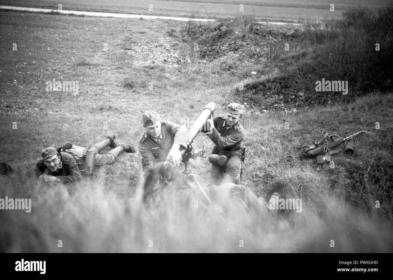 Wehrmacht Granatwerfer GrW 34 8,1 cm,81 mm / Armée allemande lance ...