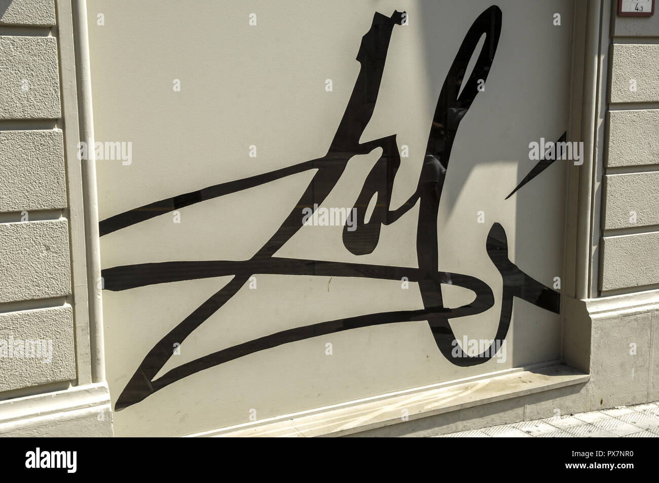 Salvador dali signature Banque de photographies et d’images à haute ...