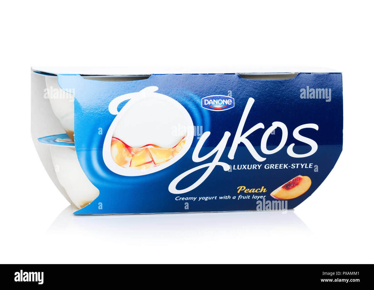 Danone oykos luxury greek style yogurt Banque de photographies et d’images à haute résolution ...