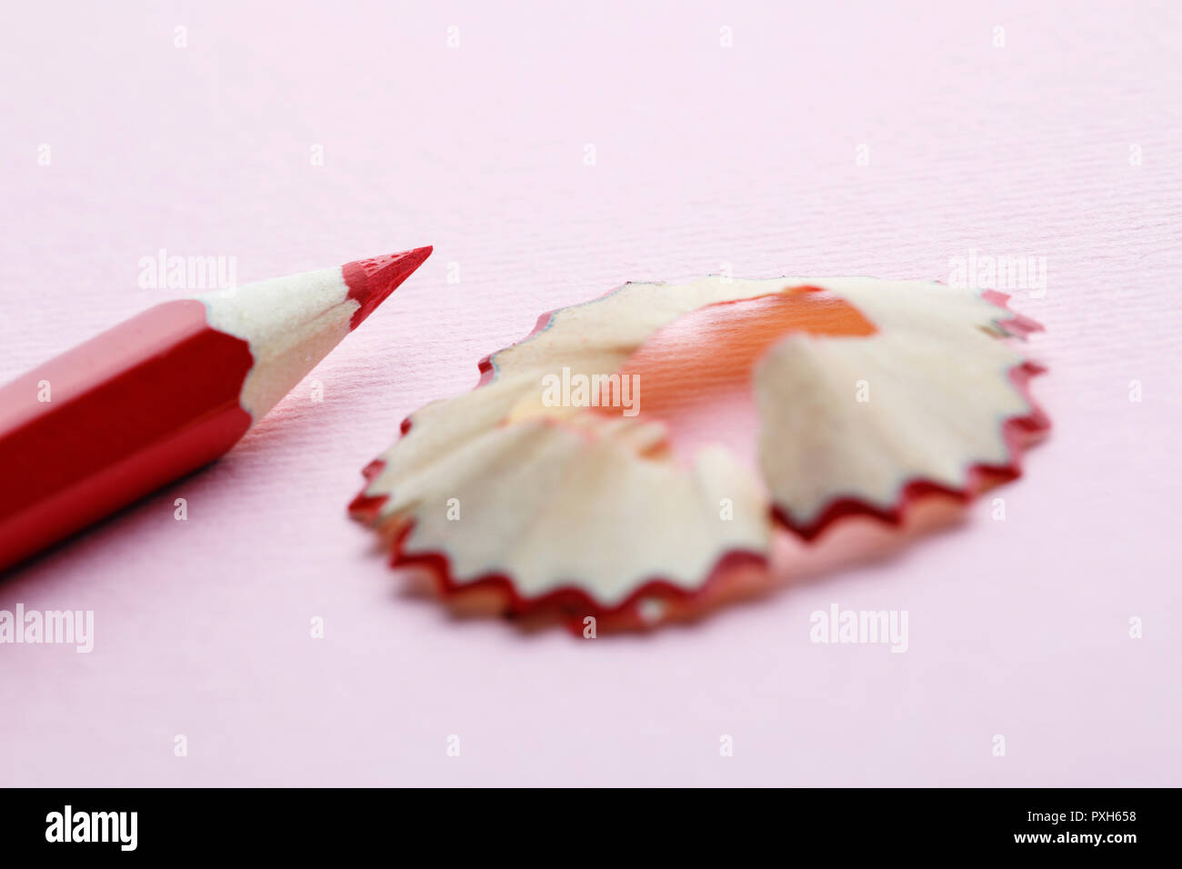 Dessin au crayon rouge Banque de photographies et d’images à haute ...