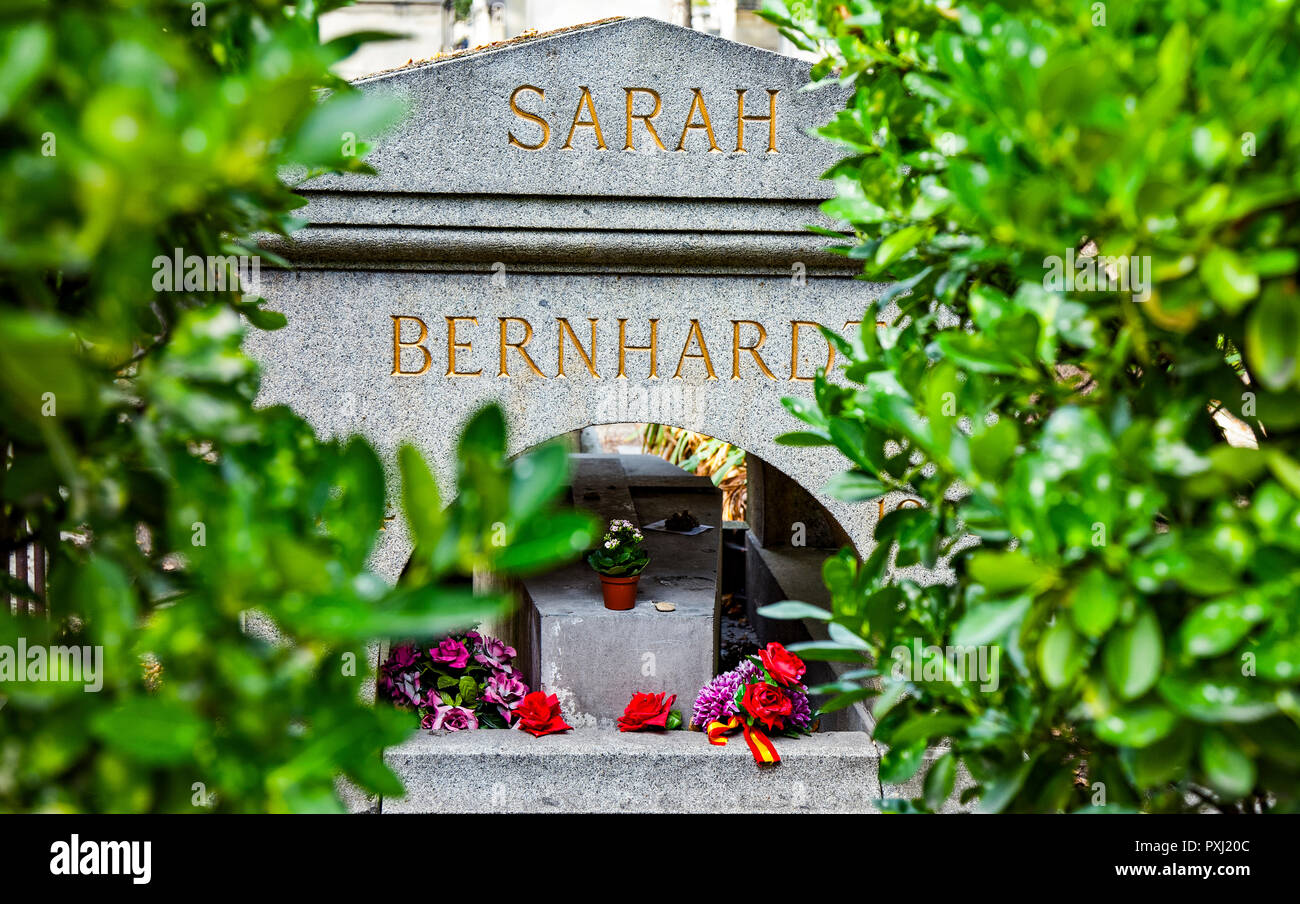 Tomb sarah bernhardt Banque de photographies et d’images à haute ...