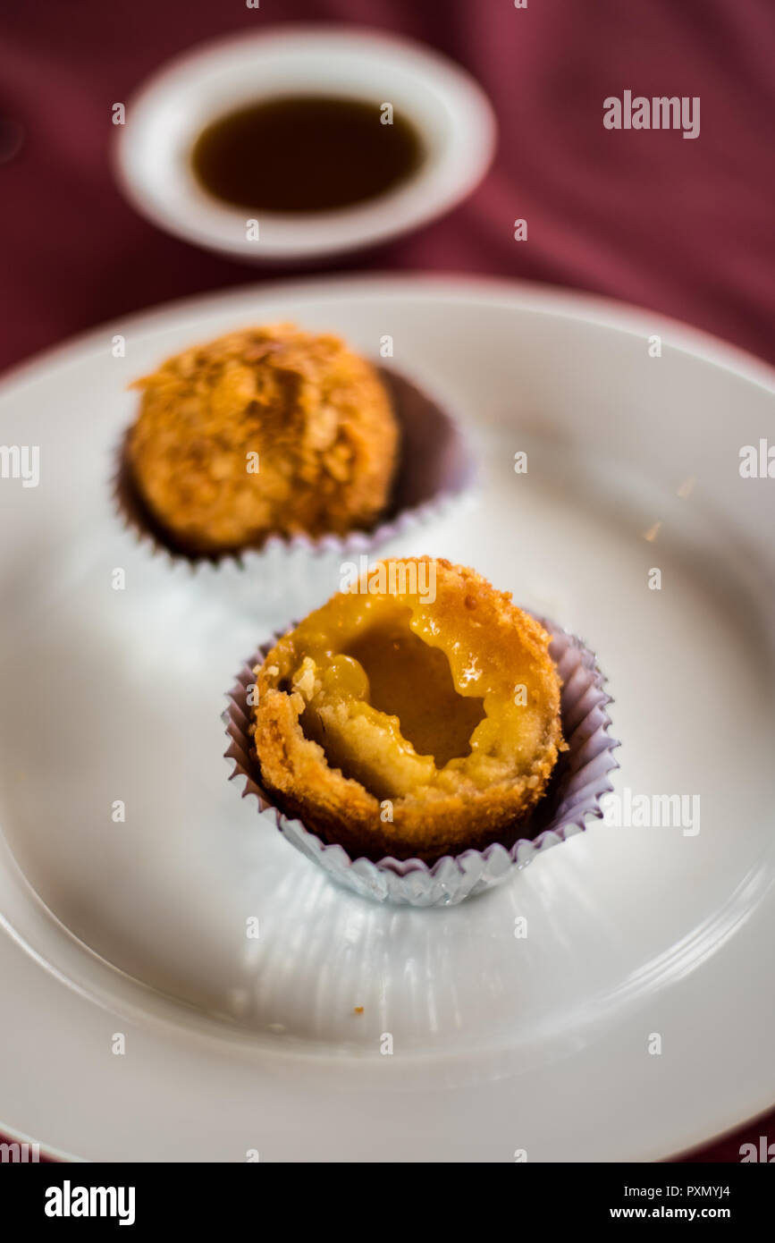 Taro frit Banque de photographies et d’images à haute résolution - Alamy
