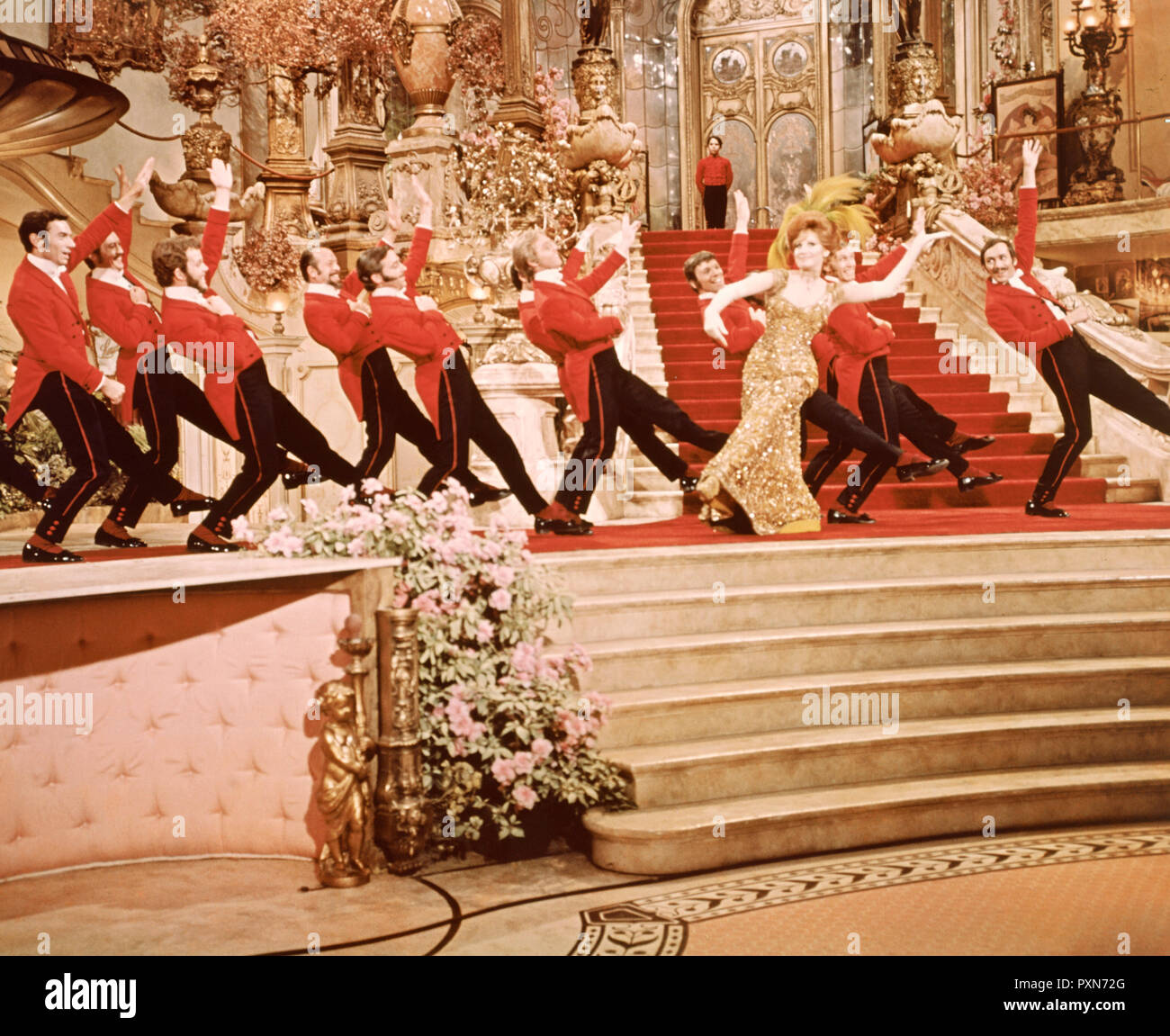 Hello dolly 1969 barbra streisand Banque de photographies et d’images à haute résolution - Alamy