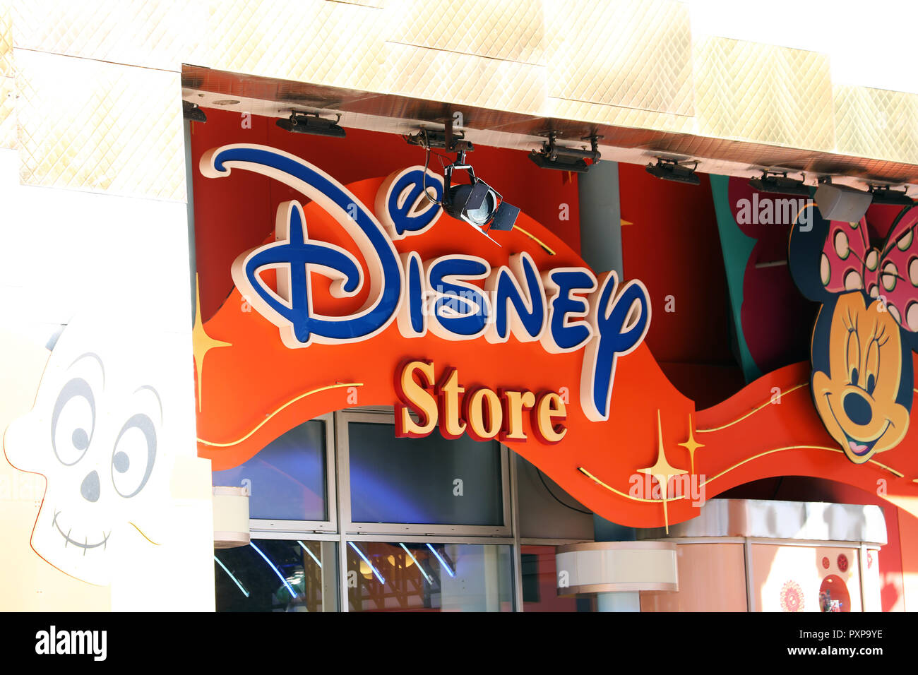 Logo de disneyland Banque de photographies et d’images à haute ...