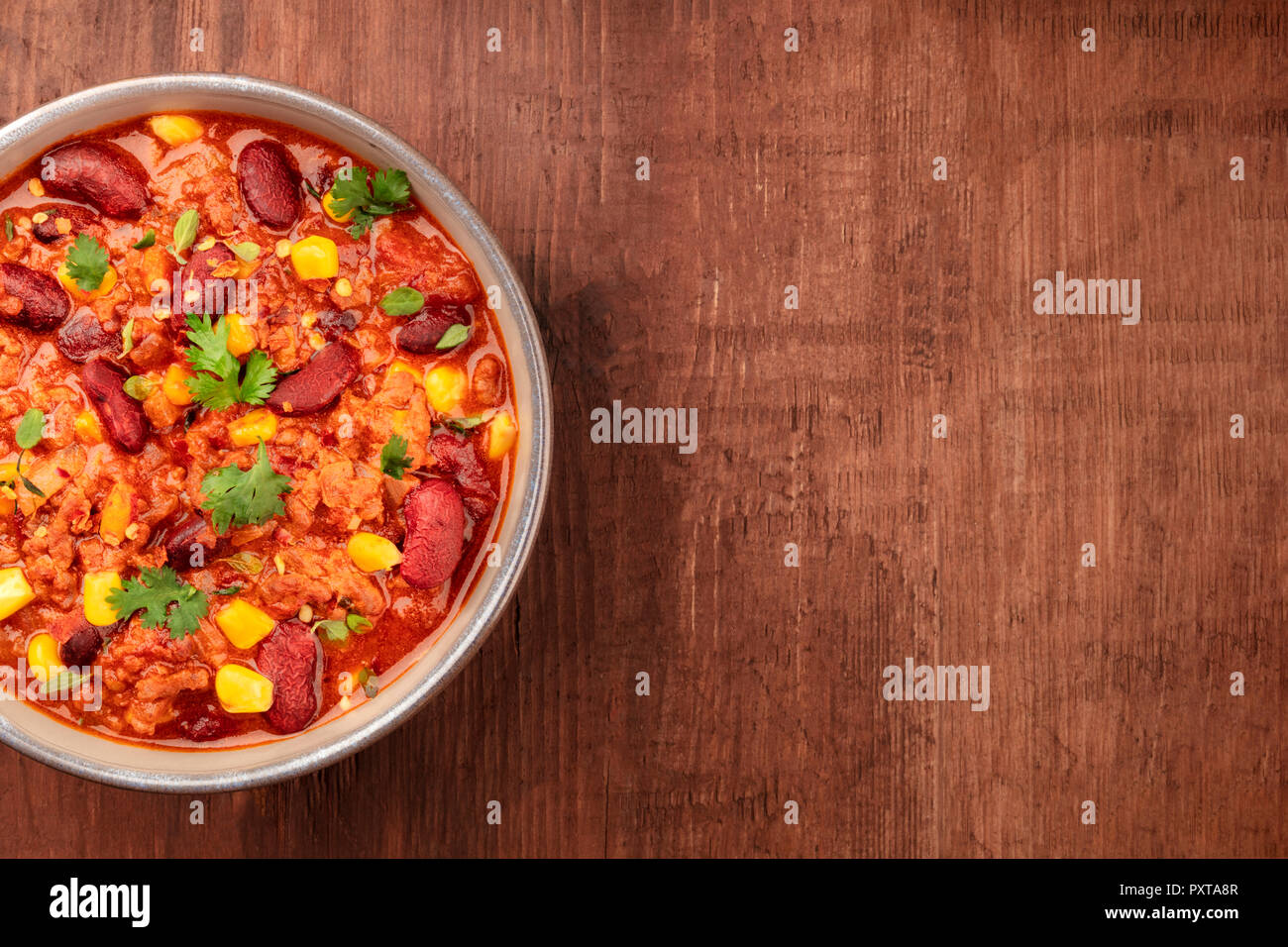 Une photo prise à la verticale du chili con carne, un plat traditionnel ...
