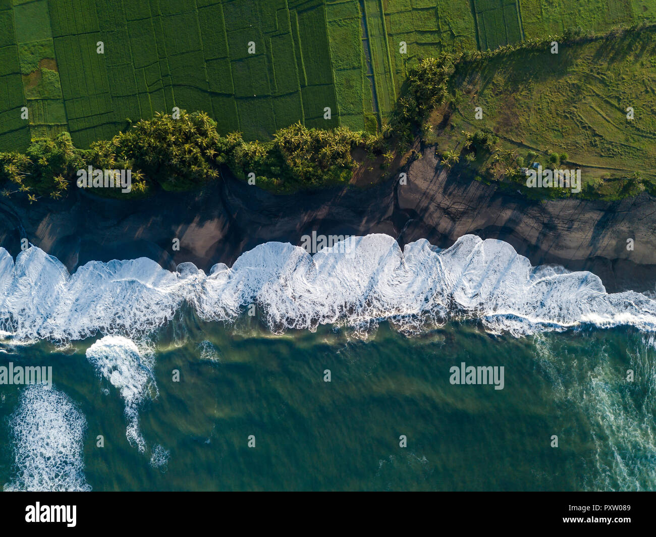 Plage de kedungu Banque de photographies et d’images à haute résolution ...