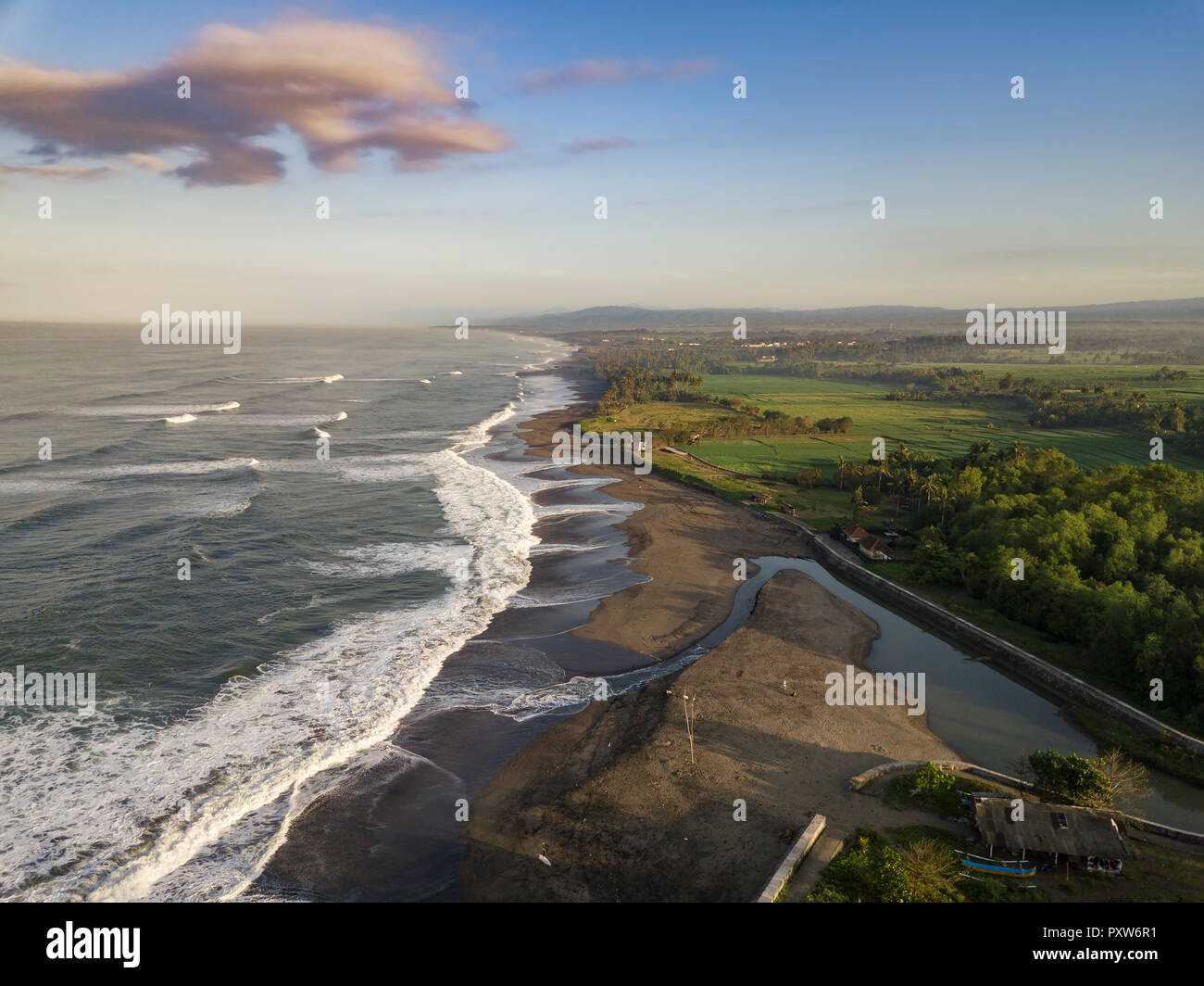 Plage de kedungu Banque de photographies et d’images à haute résolution ...