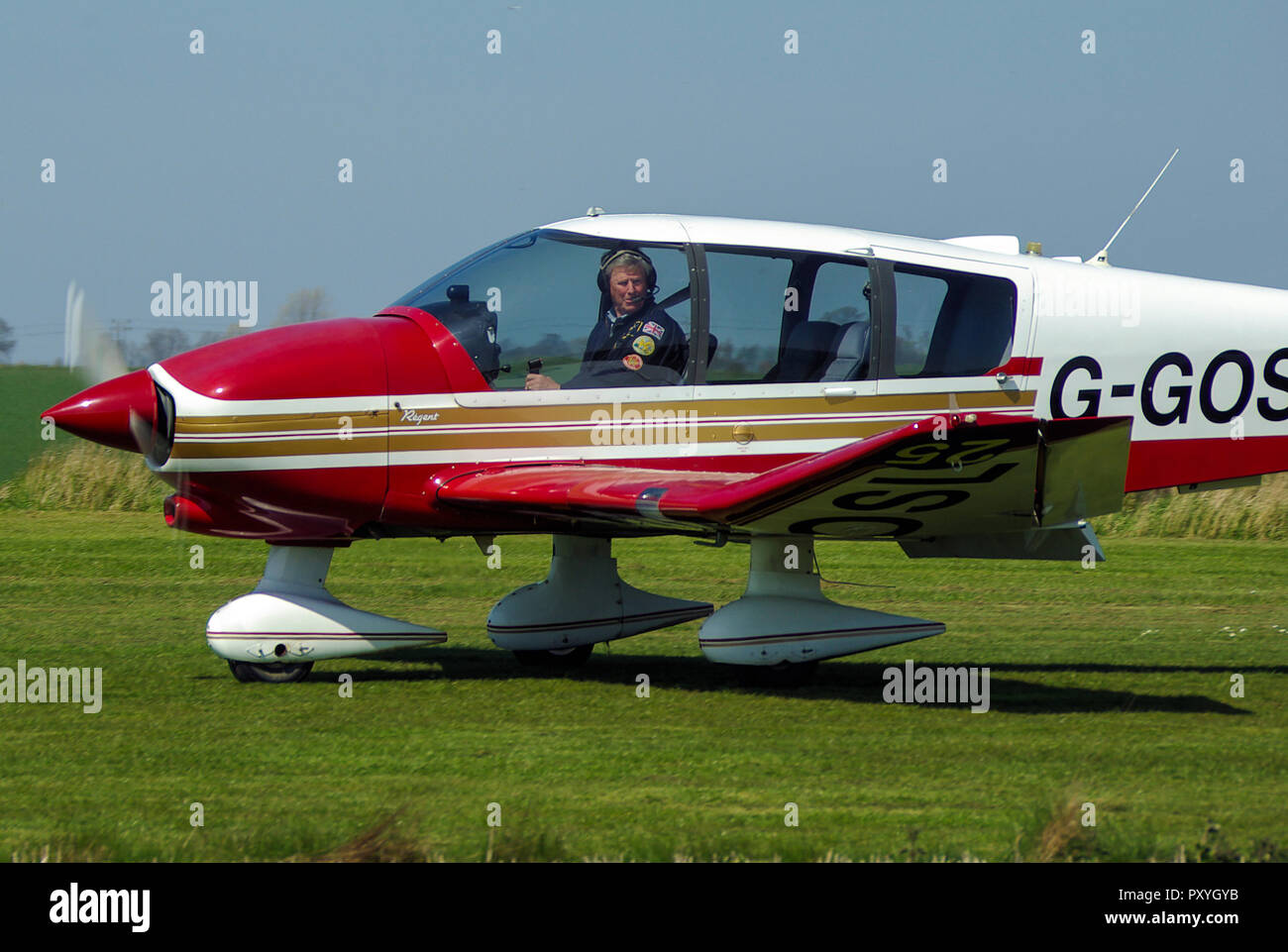 Avion robin Banque de photographies et d’images à haute résolution - Alamy