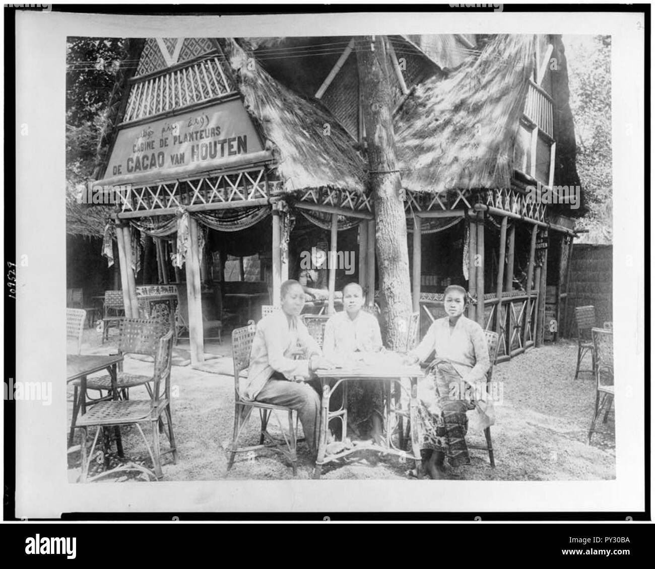 1889 paris cafe Banque d'images noir et blanc - Alamy