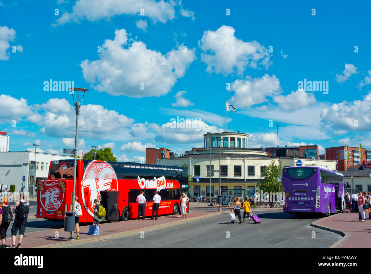 Turun linja autoasema Banque de photographies et d’images à haute ...