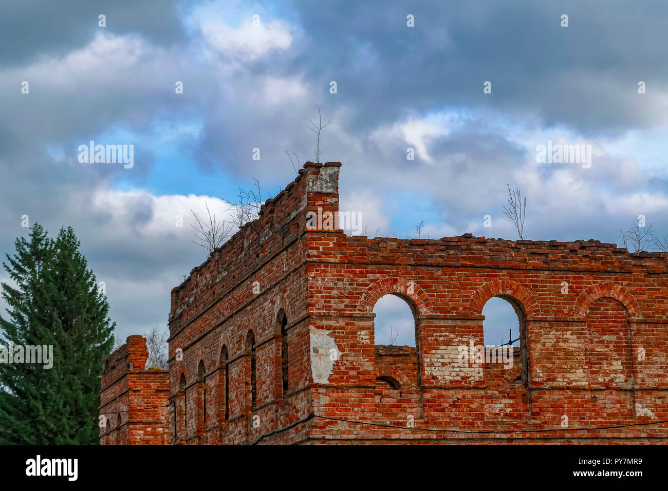 Facade immeuble briques rouges Banque de photographies et d’images à ...