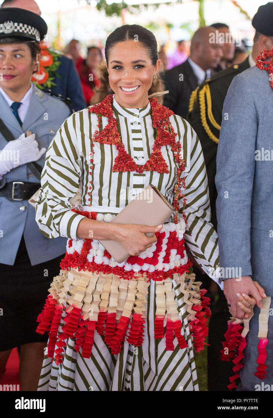 La duchesse sussex porte taovala pendant Banque de photographies et d’images à haute résolution ...