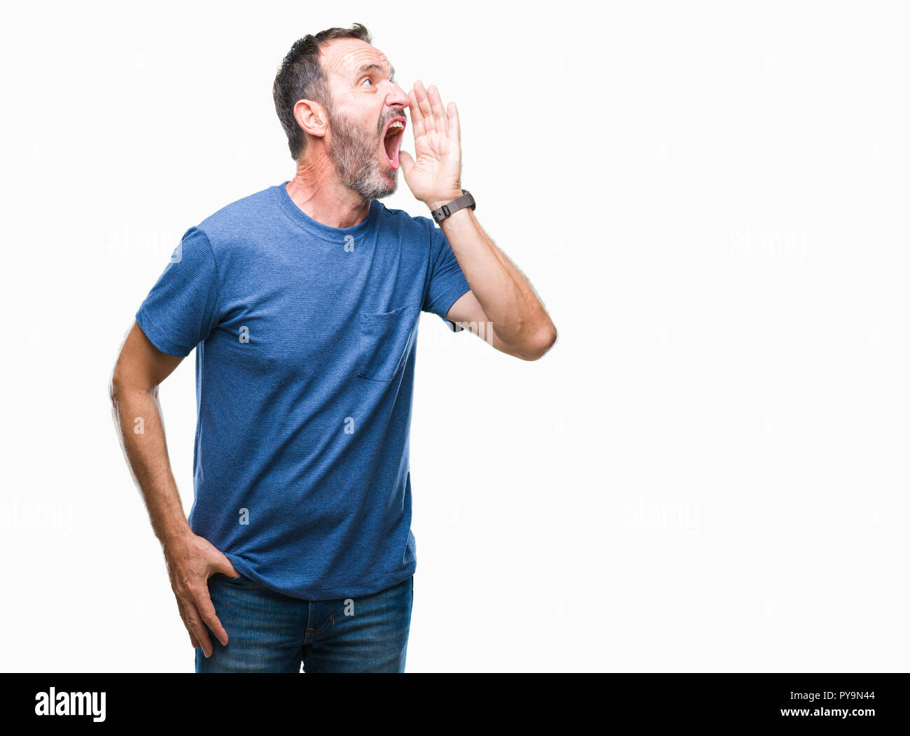 L'âge moyen des cadres supérieurs des homme sur fond isolé de crier et ...