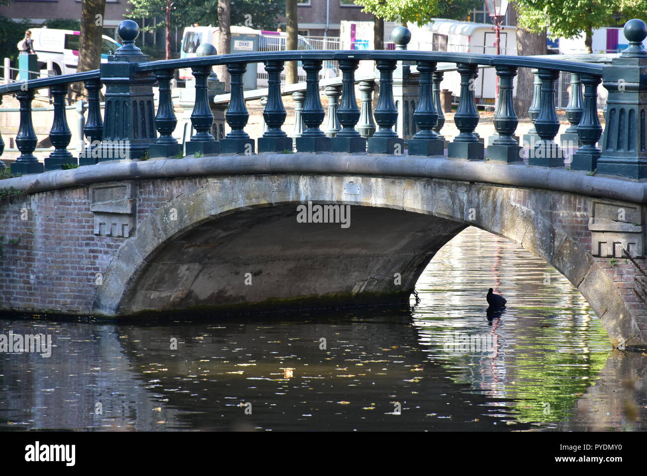 Water reflection under bridge Banque de photographies et d’images à ...