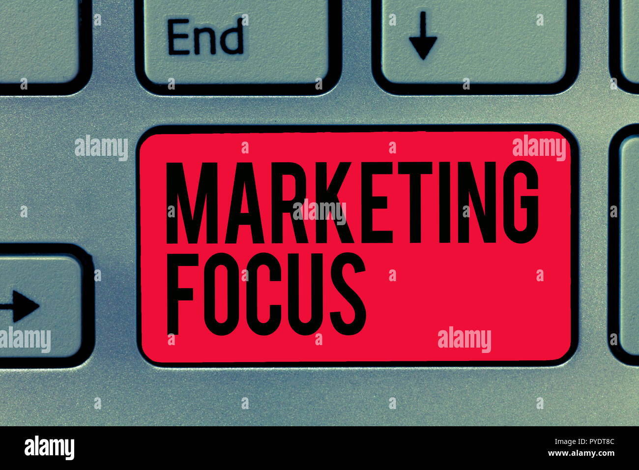 Focus Marketing montrant des signes de texte. Photo conceptuelle ...