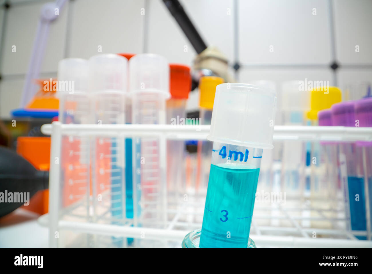 Laboratoire de science des fluides Banque de photographies et d’images ...